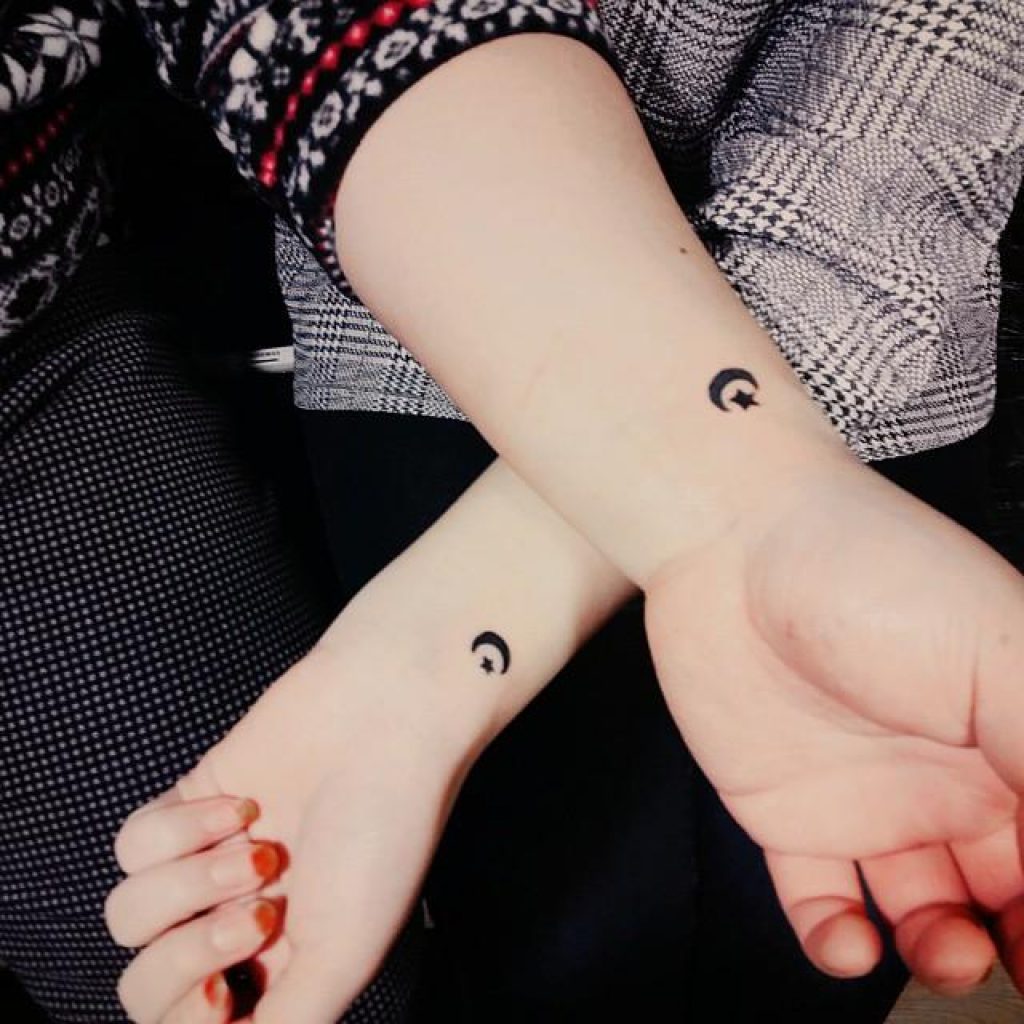 65 Tatuagens de Lua com Fotos e Desenhos Incríveis!