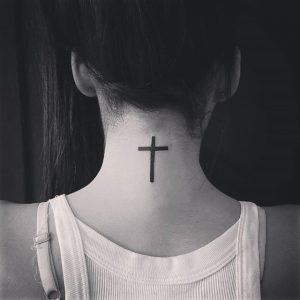 Tatuagens de Cruz: 65 Fotos e Imagems Para Você Acertar na Escolha