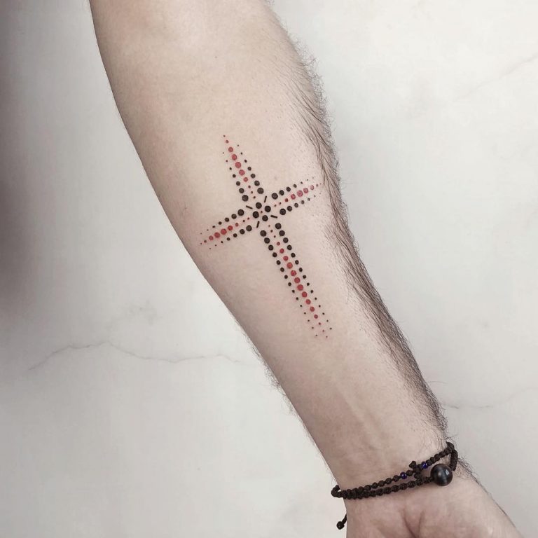 Tatuagens de Cruz: 65 Fotos e Imagems Para Você Acertar na Escolha