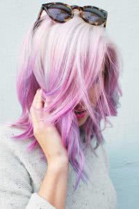 Cabelo roxo: tonalidades, cuidados, como pintar e 50 fotos