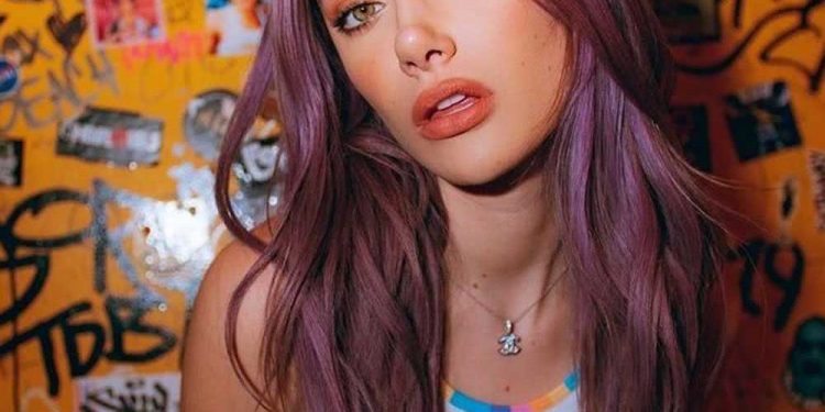 Cabelo roxo: tonalidades, cuidados, como pintar e 50 fotos